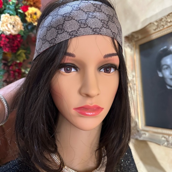 Gucci | Accessories | Stunning New 0 Silk Gucci Twilly Scarf | Poshmark